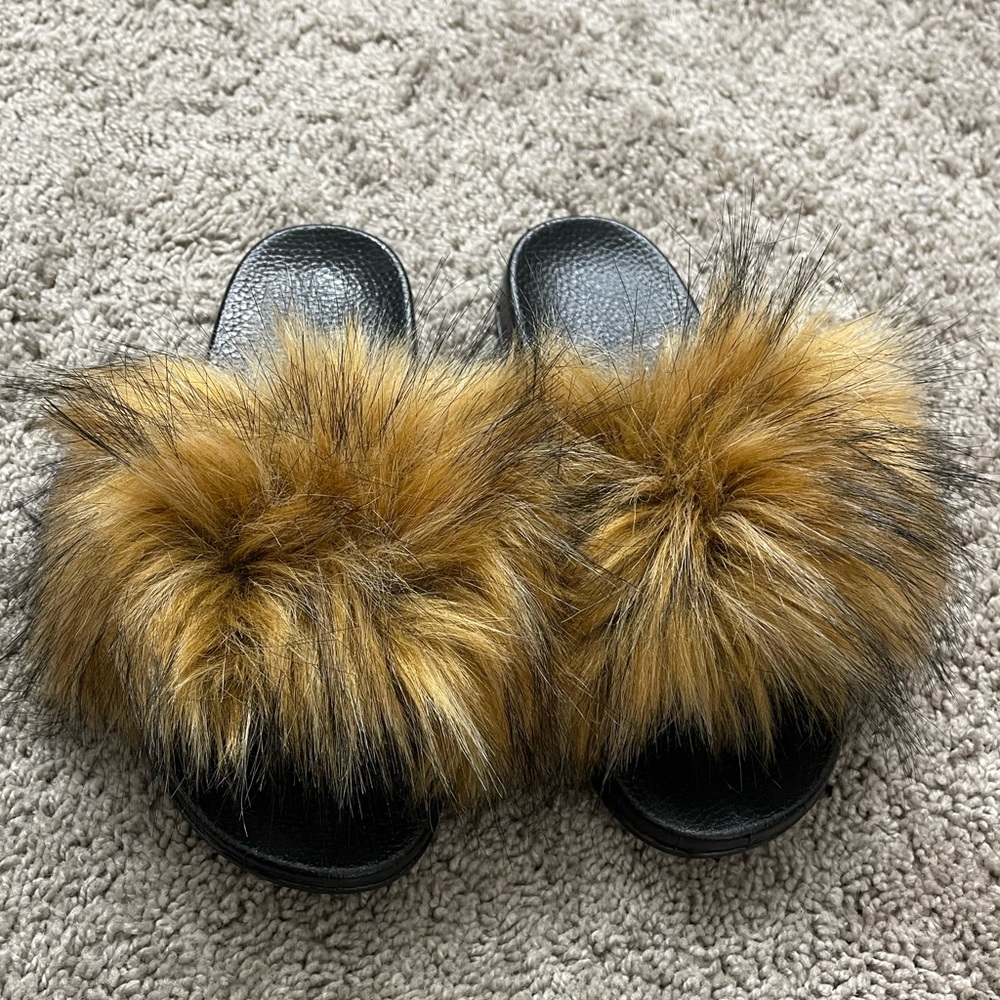 Brown Furry Slides - Gem